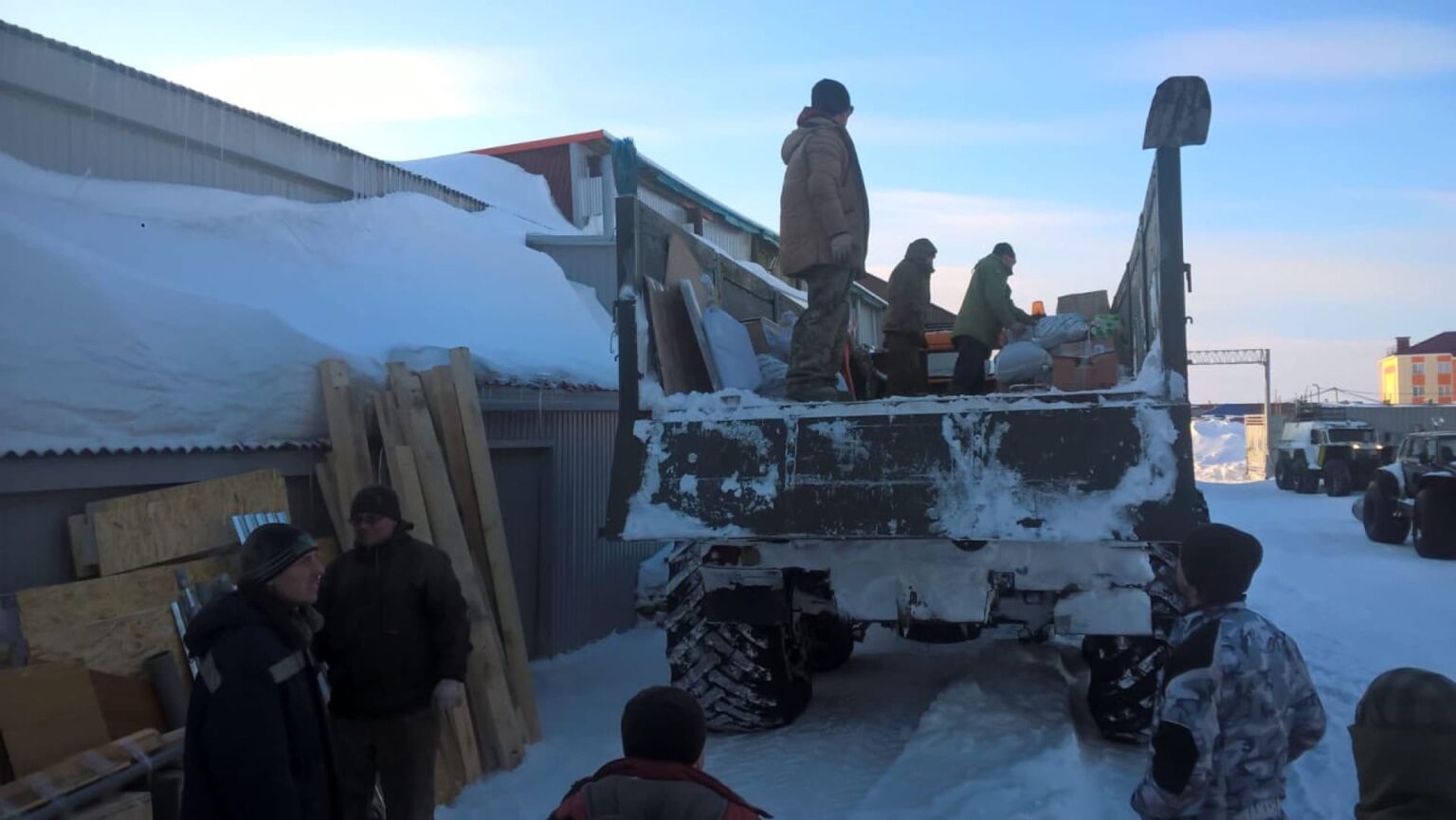 Installing an aethalometer on Bely island, Yamal peninsula Siberia ...